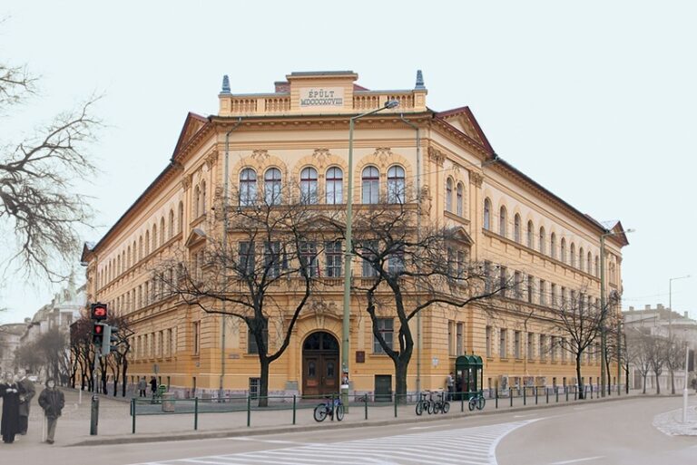 Nyílt napunk igazgatói prezentációja – Szegedi Radnóti Miklós Kísérleti ...